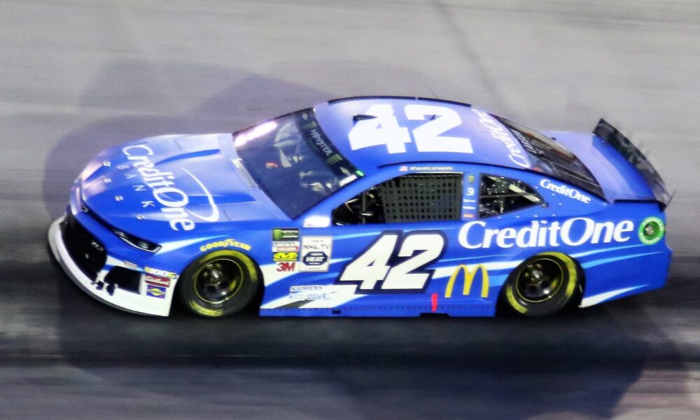 Kyle Larson takes Stage 1 at Bristol! – Bluegrass Sports Nation